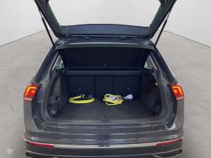 Grey Volkswagen Tiguan 2021 in Vilnius, with an engine capacity of 1.40 L and mileage of 146 thousand km for 18513 €, photo 18 on AUTOMOTO.COM.LV