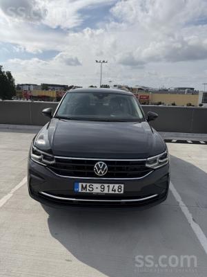 Pelēks Volkswagen Tiguan 2021 Rīga, ar dzinēja tilpumu 1.50 L un nobraukumu 133 tūkst. km par 22500 €, foto 3 vietnē AUTOMOTO.COM.LV