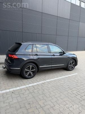 Pelēks Volkswagen Tiguan 2021 Rīga, ar dzinēja tilpumu 1.50 L un nobraukumu 133 tūkst. km par 22500 €, foto 7 vietnē AUTOMOTO.COM.LV