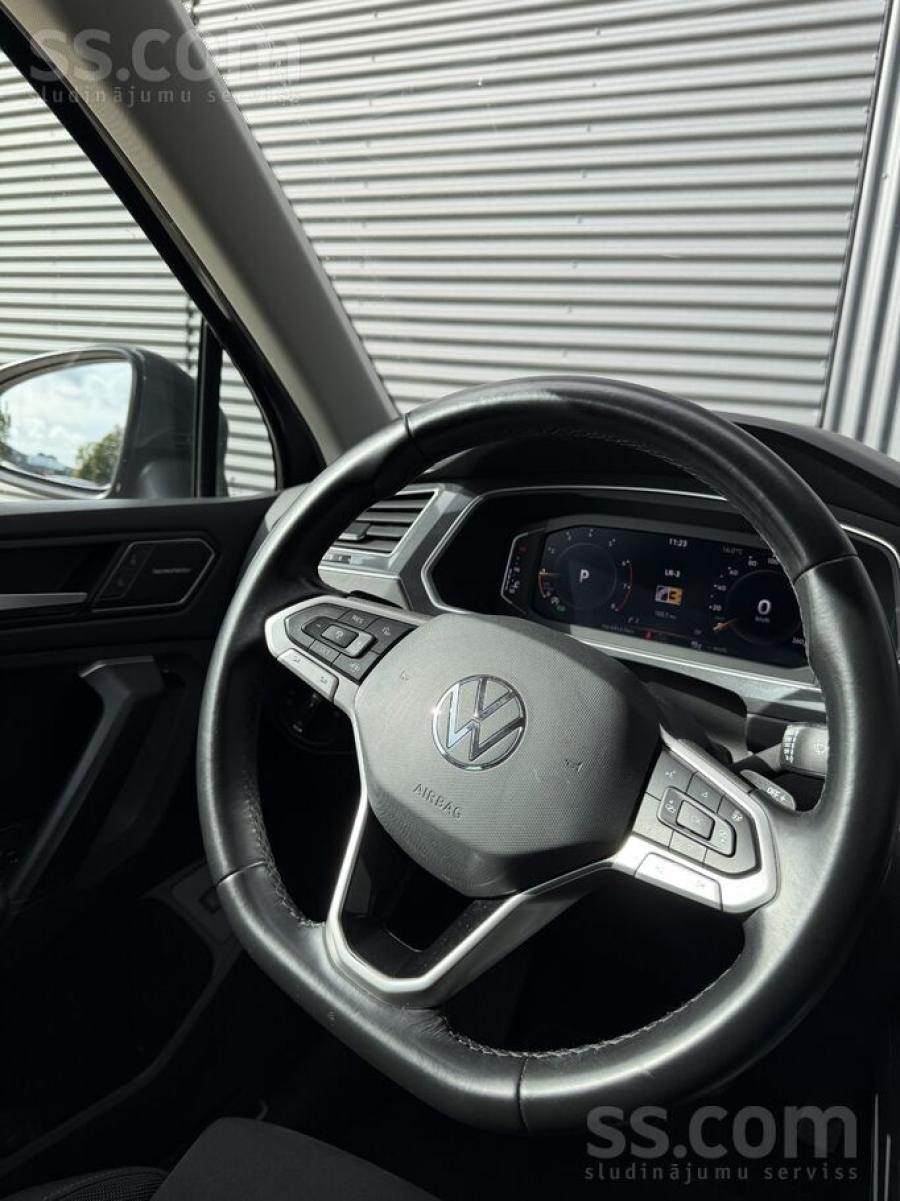 Pelēks Volkswagen Tiguan 2021 Rīga, ar dzinēja tilpumu 1.50 L un nobraukumu 133 tūkst. km par 22500 €, foto 11 vietnē AUTOMOTO.COM.LV