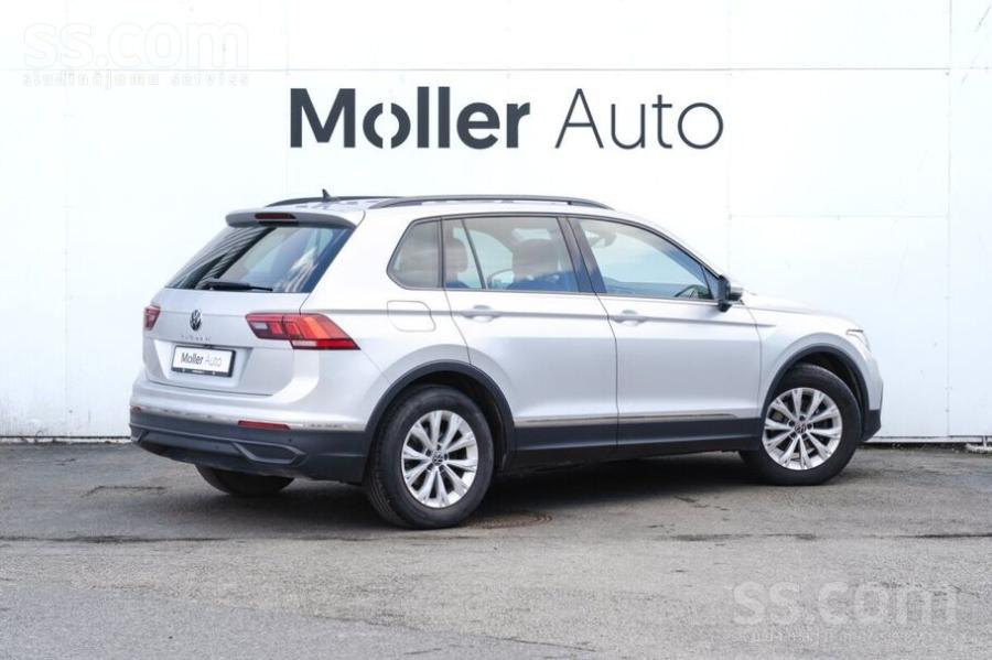 Grey Volkswagen Tiguan 2021 in Riga, with an engine capacity of 1.50 L and mileage of 84 thousand km for 19350 €, photo 5 on AUTOMOTO.COM.LV