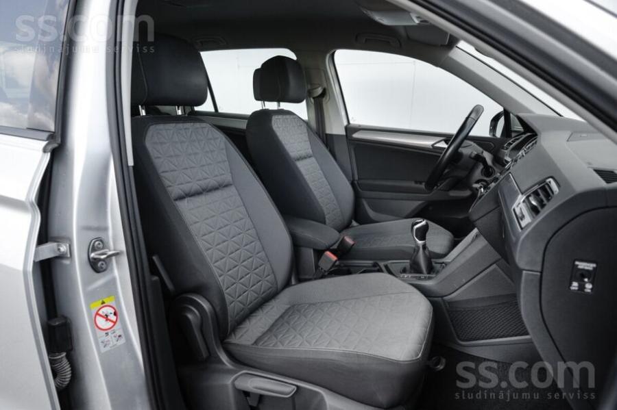 Grey Volkswagen Tiguan 2021 in Riga, with an engine capacity of 1.50 L and mileage of 84 thousand km for 19350 €, photo 7 on AUTOMOTO.COM.LV