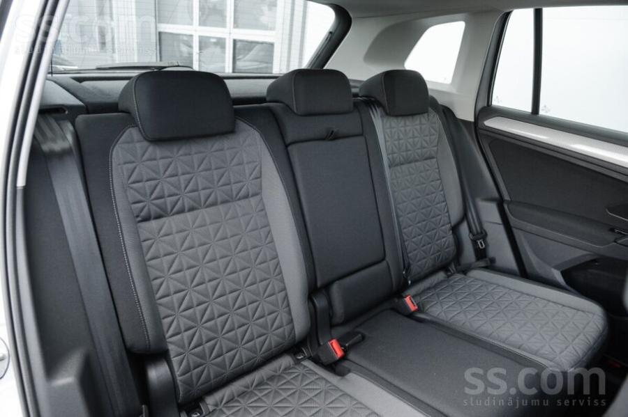 Grey Volkswagen Tiguan 2021 in Riga, with an engine capacity of 1.50 L and mileage of 84 thousand km for 19350 €, photo 8 on AUTOMOTO.COM.LV