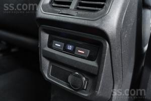 Grey Volkswagen Tiguan 2021 in Riga, with an engine capacity of 1.50 L and mileage of 84 thousand km for 19350 €, photo 9 on AUTOMOTO.COM.LV