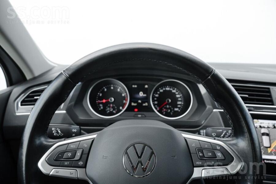 Grey Volkswagen Tiguan 2021 in Riga, with an engine capacity of 1.50 L and mileage of 84 thousand km for 19350 €, photo 13 on AUTOMOTO.COM.LV