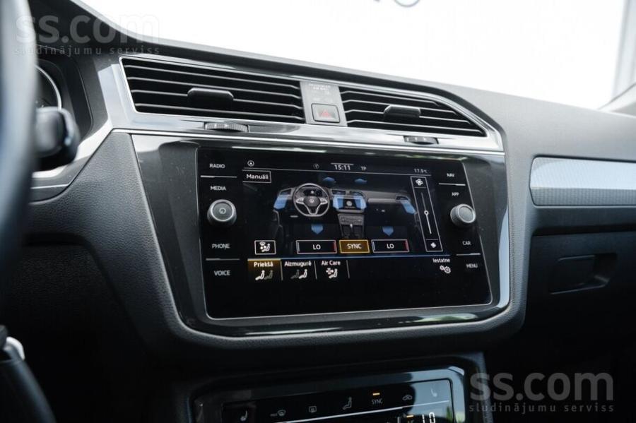 Grey Volkswagen Tiguan 2021 in Riga, with an engine capacity of 1.50 L and mileage of 84 thousand km for 19350 €, photo 20 on AUTOMOTO.COM.LV