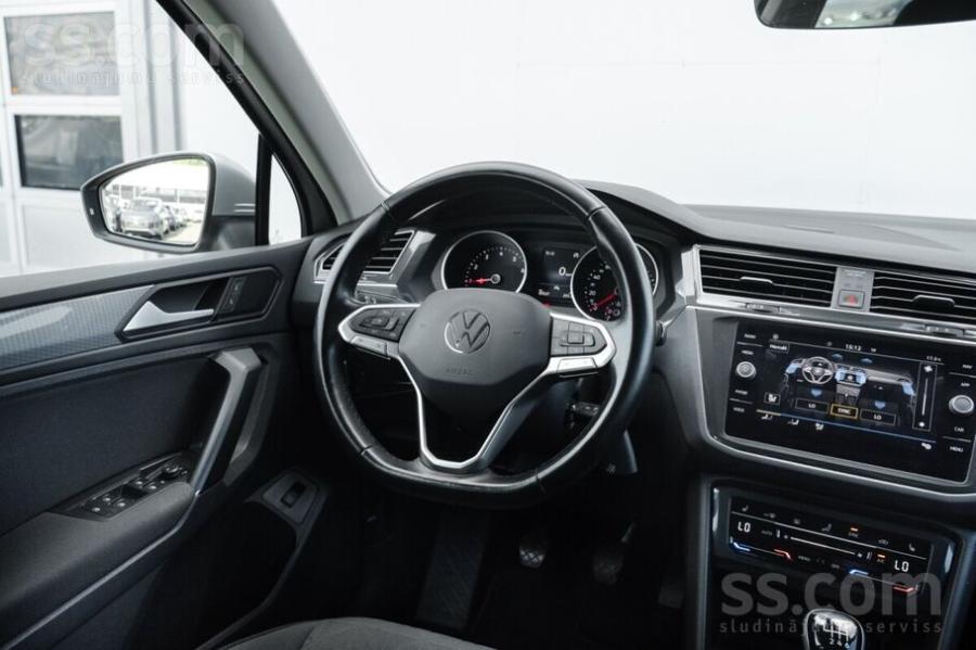 Grey Volkswagen Tiguan 2021 in Riga, with an engine capacity of 1.50 L and mileage of 84 thousand km for 19350 €, photo 27 on AUTOMOTO.COM.LV