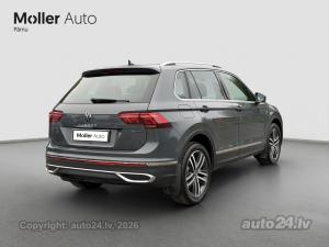 Grey Volkswagen Tiguan 2021 in Parnu, with an engine capacity of 2.00 L and mileage of 107 thousand km for 26900 €, photo 3 on AUTOMOTO.COM.LV