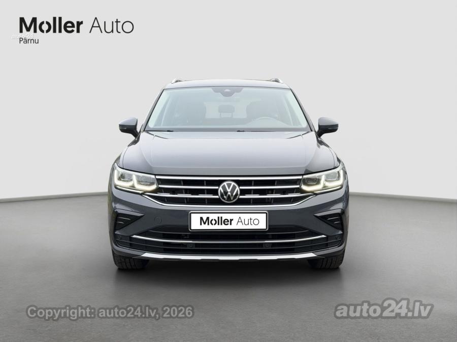 Grey Volkswagen Tiguan 2021 in Parnu, with an engine capacity of 2.00 L and mileage of 107 thousand km for 26900 €, photo 4 on AUTOMOTO.COM.LV