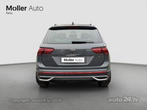 Grey Volkswagen Tiguan 2021 in Parnu, with an engine capacity of 2.00 L and mileage of 107 thousand km for 26900 €, photo 5 on AUTOMOTO.COM.LV