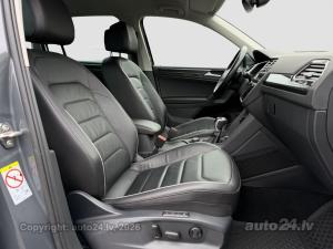 Grey Volkswagen Tiguan 2021 in Parnu, with an engine capacity of 2.00 L and mileage of 107 thousand km for 26900 €, photo 6 on AUTOMOTO.COM.LV