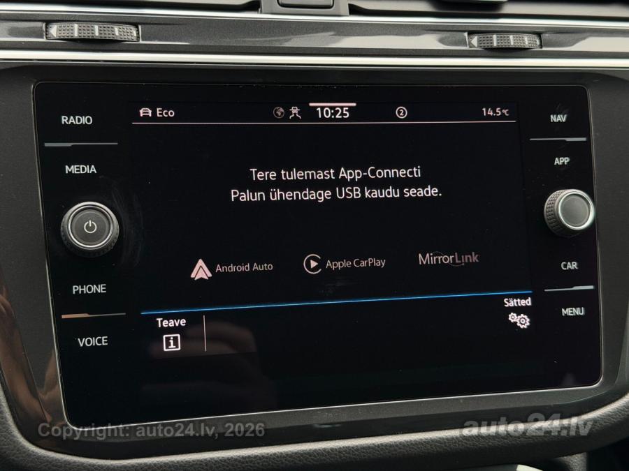 Grey Volkswagen Tiguan 2021 in Parnu, with an engine capacity of 2.00 L and mileage of 107 thousand km for 26900 €, photo 15 on AUTOMOTO.COM.LV