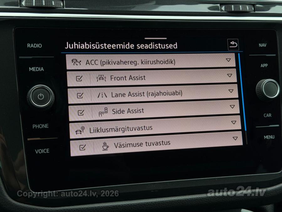 Grey Volkswagen Tiguan 2021 in Parnu, with an engine capacity of 2.00 L and mileage of 107 thousand km for 26900 €, photo 17 on AUTOMOTO.COM.LV