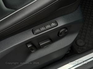Grey Volkswagen Tiguan 2021 in Parnu, with an engine capacity of 2.00 L and mileage of 107 thousand km for 26900 €, photo 22 on AUTOMOTO.COM.LV