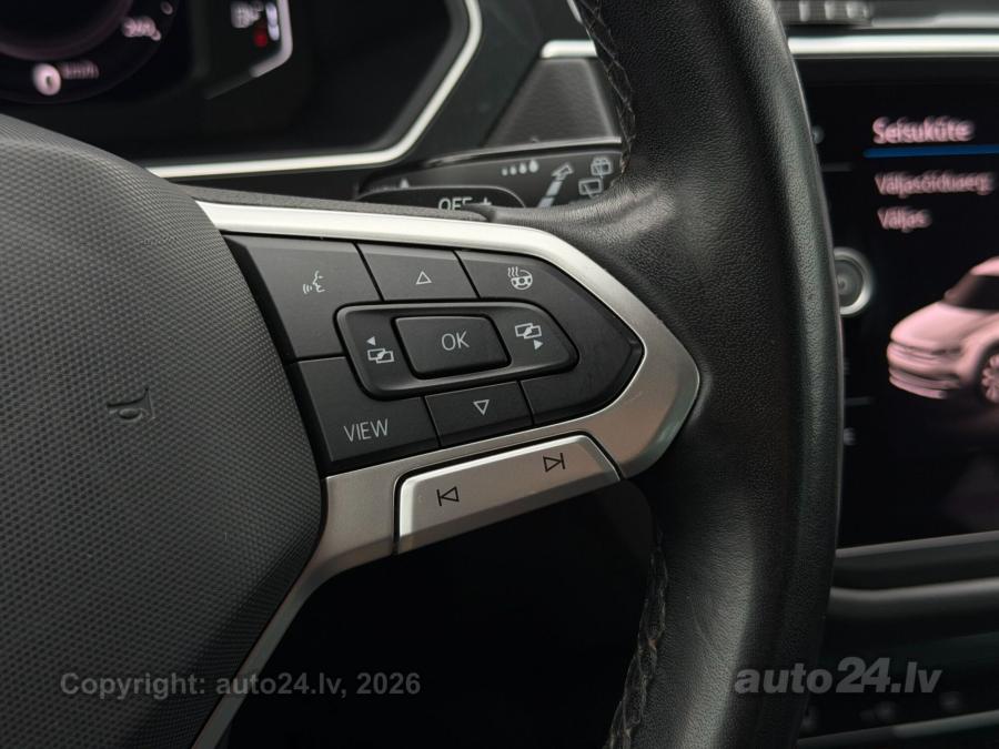 Grey Volkswagen Tiguan 2021 in Parnu, with an engine capacity of 2.00 L and mileage of 107 thousand km for 26900 €, photo 24 on AUTOMOTO.COM.LV