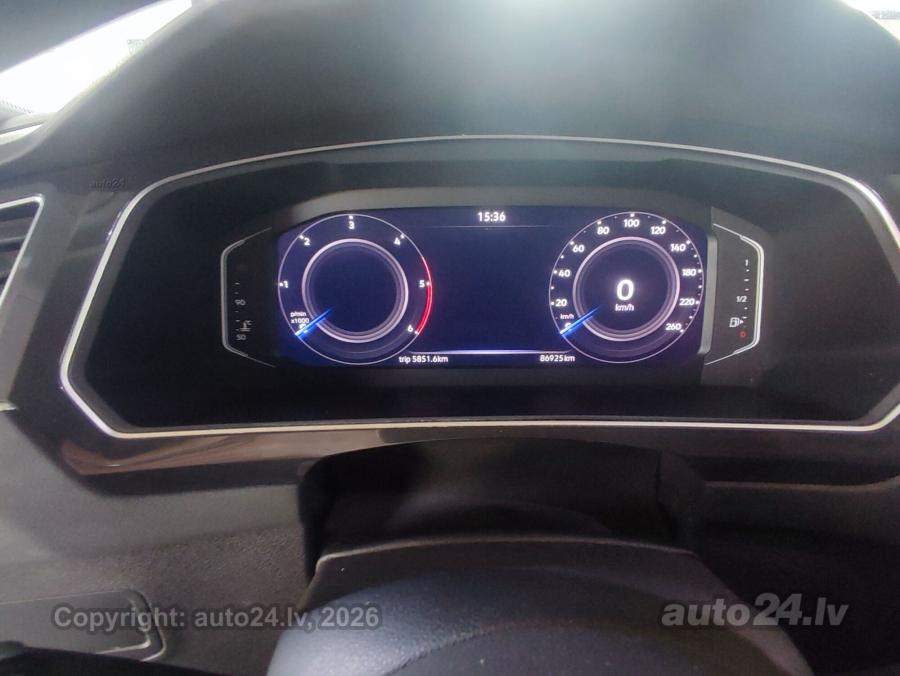 Pelēks Volkswagen Tiguan 2021 Repina, ar dzinēja tilpumu 2.00 L un nobraukumu 87 tūkst. km par 26700 €, foto 12 vietnē AUTOMOTO.COM.LV