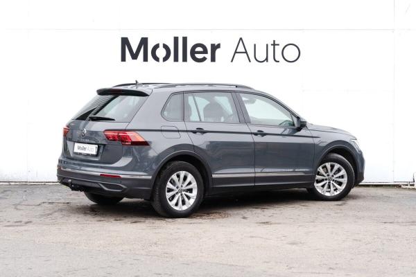 Volkswagen Tiguan 2021 RÄ«ga vietnÄ PelÄks Volkswagen Tiguan 2021 RÄ«ga, ar dzinÄja tilpumu 1.50 L un nobraukumu 166 tÅ«kst. km par 18350 ā¬, foto 4 vietnÄ AUTOMOTO.COM.LV
