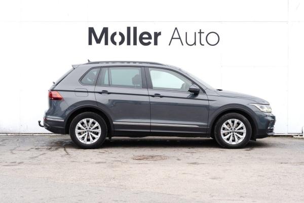 Volkswagen Tiguan 2021 RÄ«ga vietnÄ PelÄks Volkswagen Tiguan 2021 RÄ«ga, ar dzinÄja tilpumu 1.50 L un nobraukumu 166 tÅ«kst. km par 18350 ā¬, foto 6 vietnÄ AUTOMOTO.COM.LV