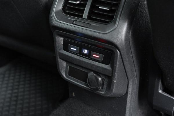 Volkswagen Tiguan 2021 RÄ«ga vietnÄ PelÄks Volkswagen Tiguan 2021 RÄ«ga, ar dzinÄja tilpumu 1.50 L un nobraukumu 166 tÅ«kst. km par 18350 ā¬, foto 8 vietnÄ AUTOMOTO.COM.LV