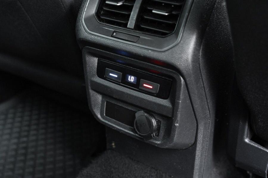 Pelēks Volkswagen Tiguan 2021 Rīga, ar dzinēja tilpumu 1.50 L un nobraukumu 166 tūkst. km par 18350 €, foto 8 vietnē AUTOMOTO.COM.LV