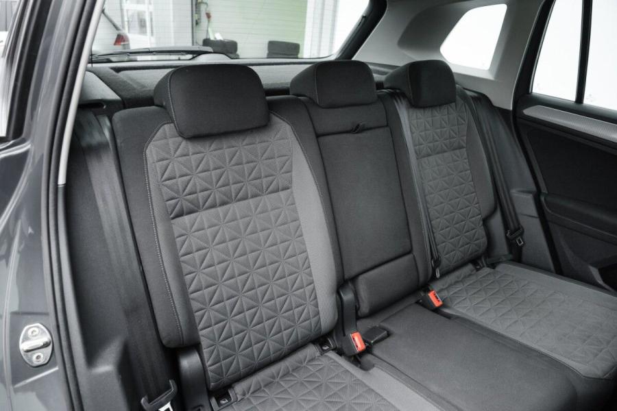 Pelēks Volkswagen Tiguan 2021 Rīga, ar dzinēja tilpumu 1.50 L un nobraukumu 166 tūkst. km par 18350 €, foto 9 vietnē AUTOMOTO.COM.LV