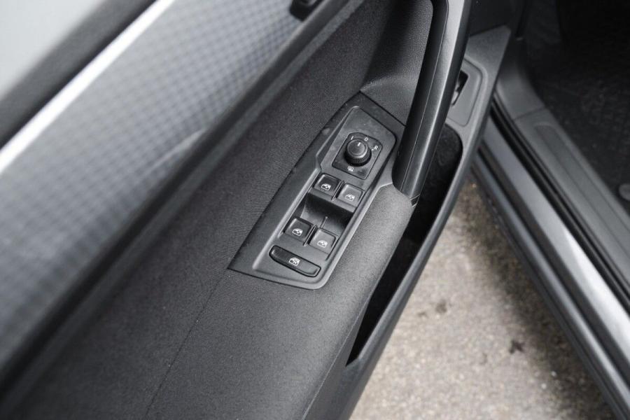 Pelēks Volkswagen Tiguan 2021 Rīga, ar dzinēja tilpumu 1.50 L un nobraukumu 166 tūkst. km par 18350 €, foto 10 vietnē AUTOMOTO.COM.LV