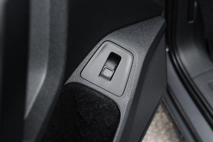 Pelēks Volkswagen Tiguan 2021 Rīga, ar dzinēja tilpumu 1.50 L un nobraukumu 166 tūkst. km par 18350 €, foto 11 vietnē AUTOMOTO.COM.LV