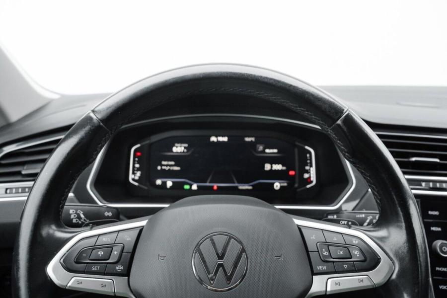 Pelēks Volkswagen Tiguan 2021 Rīga, ar dzinēja tilpumu 1.50 L un nobraukumu 166 tūkst. km par 18350 €, foto 14 vietnē AUTOMOTO.COM.LV