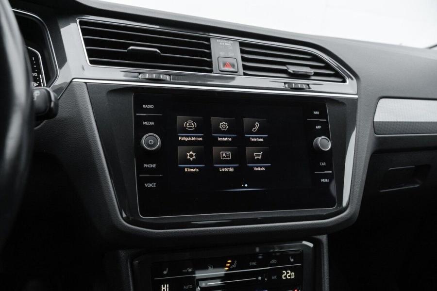 Pelēks Volkswagen Tiguan 2021 Rīga, ar dzinēja tilpumu 1.50 L un nobraukumu 166 tūkst. km par 18350 €, foto 19 vietnē AUTOMOTO.COM.LV