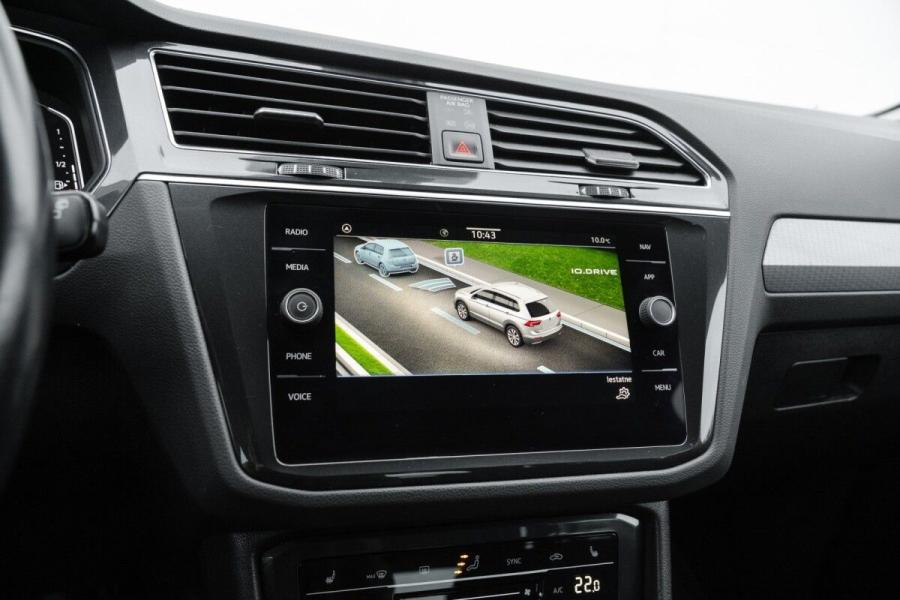 Pelēks Volkswagen Tiguan 2021 Rīga, ar dzinēja tilpumu 1.50 L un nobraukumu 166 tūkst. km par 18350 €, foto 20 vietnē AUTOMOTO.COM.LV