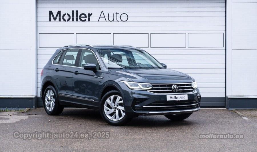 Grey Volkswagen Tiguan 2022 in Riga, with an engine capacity of 1.50 L and mileage of 121 thousand km for 28694 €, photo 2 on AUTOMOTO.COM.LV