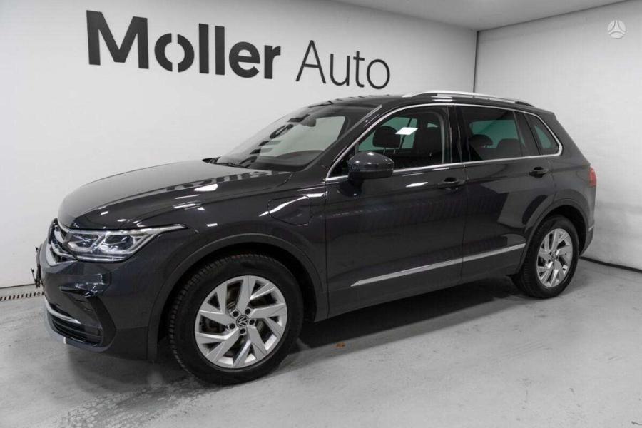 Grey Volkswagen Tiguan 2022 in Vilnius, with an engine capacity of 1.40 L and mileage of 149 thousand km for 22950 €, photo 2 on AUTOMOTO.COM.LV