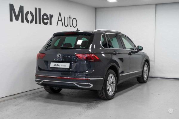 Grey Volkswagen Tiguan 2022 in Vilnius, with an engine capacity of 1.40 L and mileage of 149 thousand km for 22950 €, photo 3 on AUTOMOTO.COM.LV