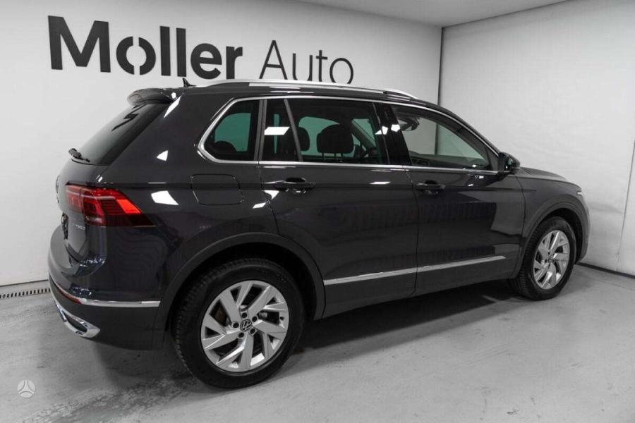 Grey Volkswagen Tiguan 2022 in Vilnius, with an engine capacity of 1.40 L and mileage of 149 thousand km for 22950 €, photo 4 on AUTOMOTO.COM.LV