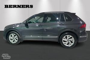 Grey Volkswagen Tiguan 2022 in Kaunas, with an engine capacity of 0.00 L and mileage of 62 thousand km for 29093 €, photo 2 on AUTOMOTO.COM.LV