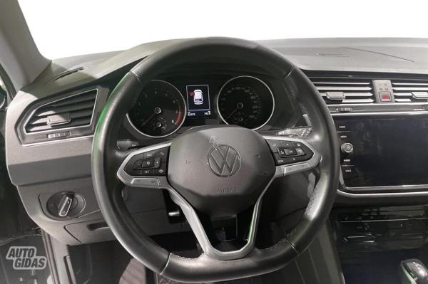 Grey Volkswagen Tiguan 2022 in Kaunas, with an engine capacity of 0.00 L and mileage of 62 thousand km for 29307 €, photo 7 on AUTOMOTO.COM.LV