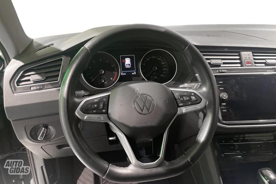Grey Volkswagen Tiguan 2022 in Kaunas, with an engine capacity of 0.00 L and mileage of 62 thousand km for 29093 €, photo 7 on AUTOMOTO.COM.LV