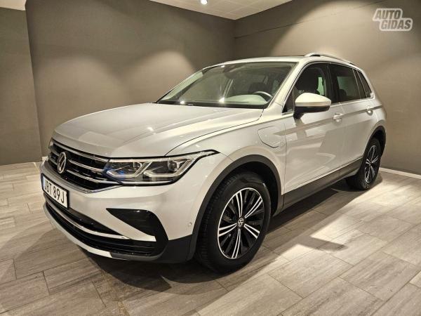Pelēks Volkswagen Tiguan 2022 Kauņa, ar dzinēja tilpumu 0.00 L un nobraukumu 50 tūkst. km par 34856 €, foto 1 vietnē AUTOMOTO.COM.LV