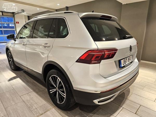 Pelēks Volkswagen Tiguan 2022 Kauņa, ar dzinēja tilpumu 0.00 L un nobraukumu 50 tūkst. km par 34856 €, foto 6 vietnē AUTOMOTO.COM.LV