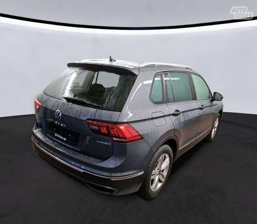 Pelēks Volkswagen Tiguan 2022 Kauņa, ar dzinēja tilpumu 1.40 L un nobraukumu 66 tūkst. km par 33145 €, foto 3 vietnē AUTOMOTO.COM.LV