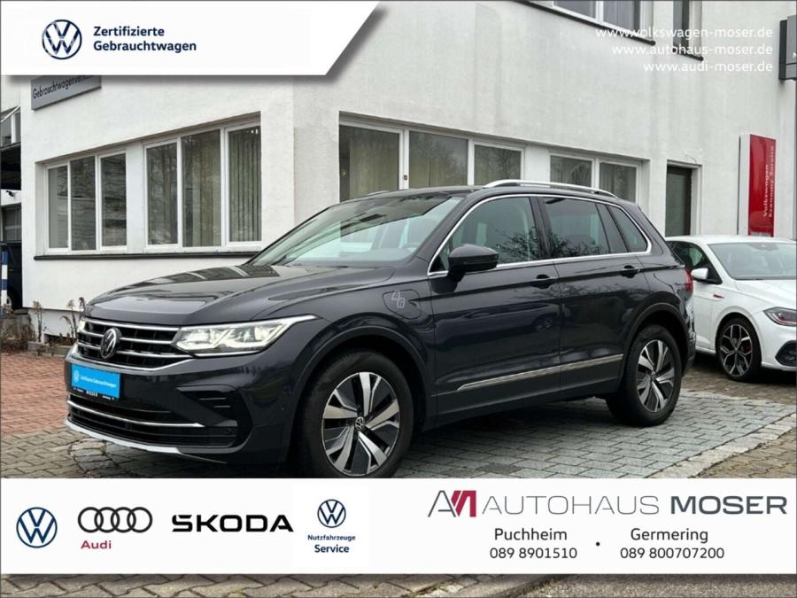 Grey Volkswagen Tiguan 2022 in Kaunas, with an engine capacity of 1.40 L and mileage of 87 thousand km for 27365 €, photo 1 on AUTOMOTO.COM.LV