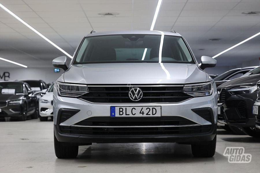 Pelēks Volkswagen Tiguan 2022 Kauņa, ar dzinēja tilpumu 0.00 L un nobraukumu 81 tūkst. km par 28329 €, foto 6 vietnē AUTOMOTO.COM.LV