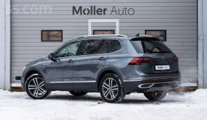 Grey Volkswagen Tiguan 2022 in Jelgava, with an engine capacity of 2.00 L and mileage of 144 thousand km for 29350 €, photo 3 on AUTOMOTO.COM.LV