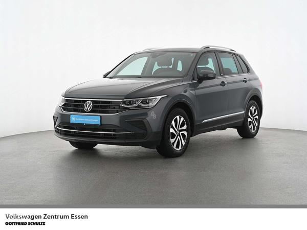 Pelēks Volkswagen Tiguan 2022 Kauņa, ar dzinēja tilpumu 2.00 L un nobraukumu 52 tūkst. km par 31423 €, foto 1 vietnē AUTOMOTO.COM.LV
