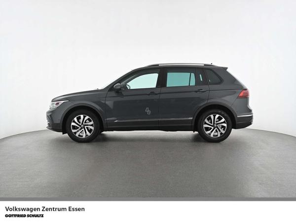 Pelēks Volkswagen Tiguan 2022 Kauņa, ar dzinēja tilpumu 2.00 L un nobraukumu 52 tūkst. km par 31423 €, foto 3 vietnē AUTOMOTO.COM.LV