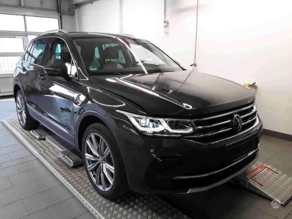 Grey Volkswagen Tiguan 2022 in Vilnius, with an engine capacity of 1.40 L and mileage of 155 thousand km for 24750 €, photo 2 on AUTOMOTO.COM.LV