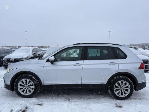Pelēks Volkswagen Tiguan 2022 Viļņa, ar dzinēja tilpumu 1.50 L un nobraukumu 111 tūkst. km par 17600 €, foto 7 vietnē AUTOMOTO.COM.LV