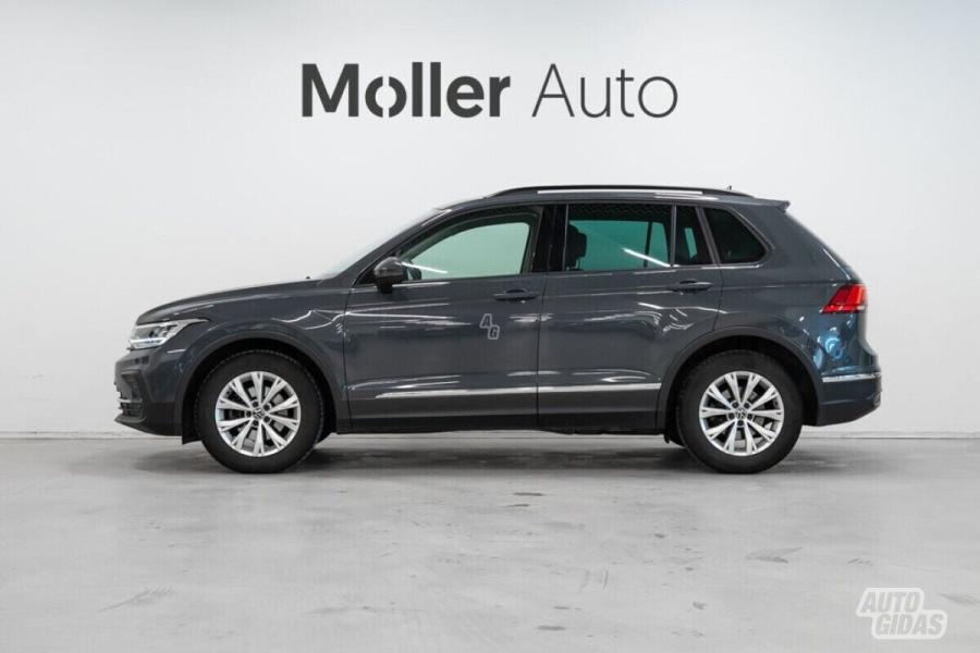 Pelēks Volkswagen Tiguan 2022 Viļņa, ar dzinēja tilpumu 1.50 L un nobraukumu 68 tūkst. km par 22700 €, foto 2 vietnē AUTOMOTO.COM.LV