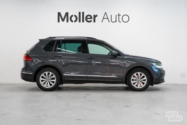 Pelēks Volkswagen Tiguan 2022 Viļņa, ar dzinēja tilpumu 1.50 L un nobraukumu 68 tūkst. km par 22700 €, foto 4 vietnē AUTOMOTO.COM.LV