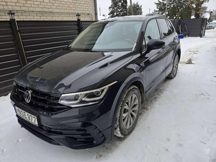Pelēks Volkswagen Tiguan 2022 Šauļi, ar dzinēja tilpumu 1.50 L un nobraukumu 60 tūkst. km par 22200 €, foto 1 vietnē AUTOMOTO.COM.LV